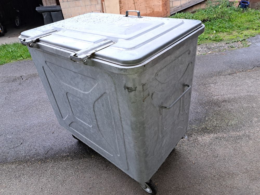 Abfall Container 800 ltr (Gebraucht) in für CHF 350 – nur Abholung auf ...