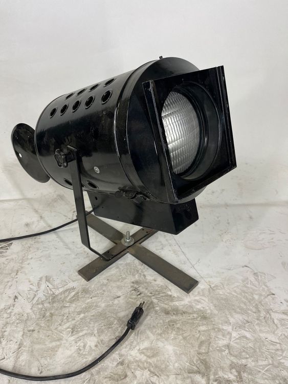 Theater Scheinwerfer PAR 56 (Gebraucht) in zürich für CHF 10 – mit Lieferung auf Ricardo kaufen