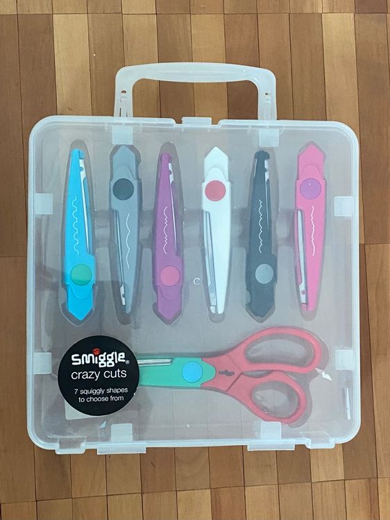 Smiggle 7 different shaped scissors (Gebraucht) in Kilchberg ZH für CHF ...