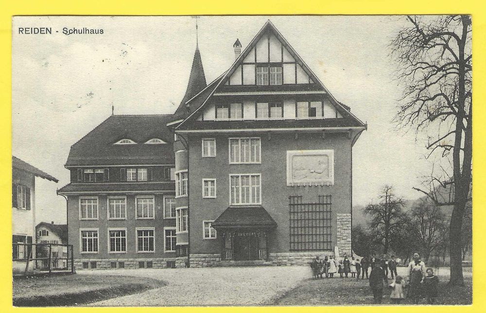 24.X.1913 LU Nahbild Reiden Schulhaus mit posierenden Kinder | Kaufen ...