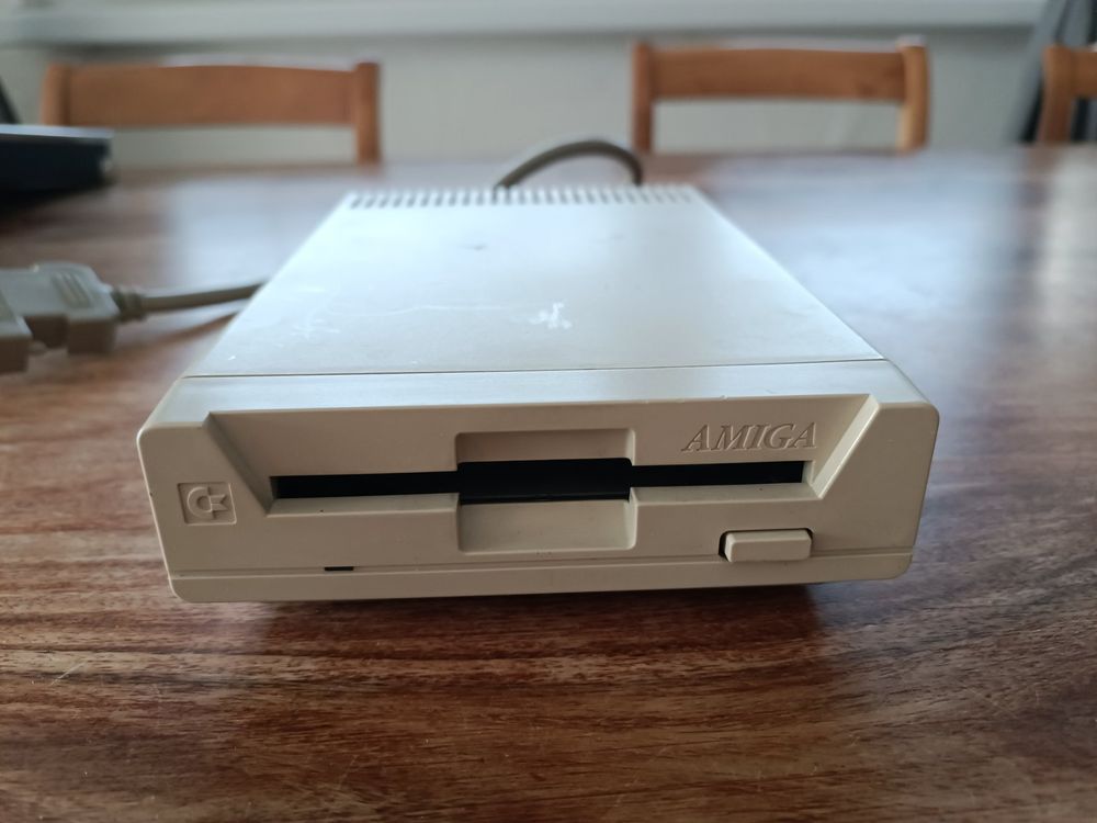 Commodore Amiga 1011 externes 3,5" Disketten Laufwerk (Gebraucht) in Grüt (Gossau ZH) für CHF 79 ...