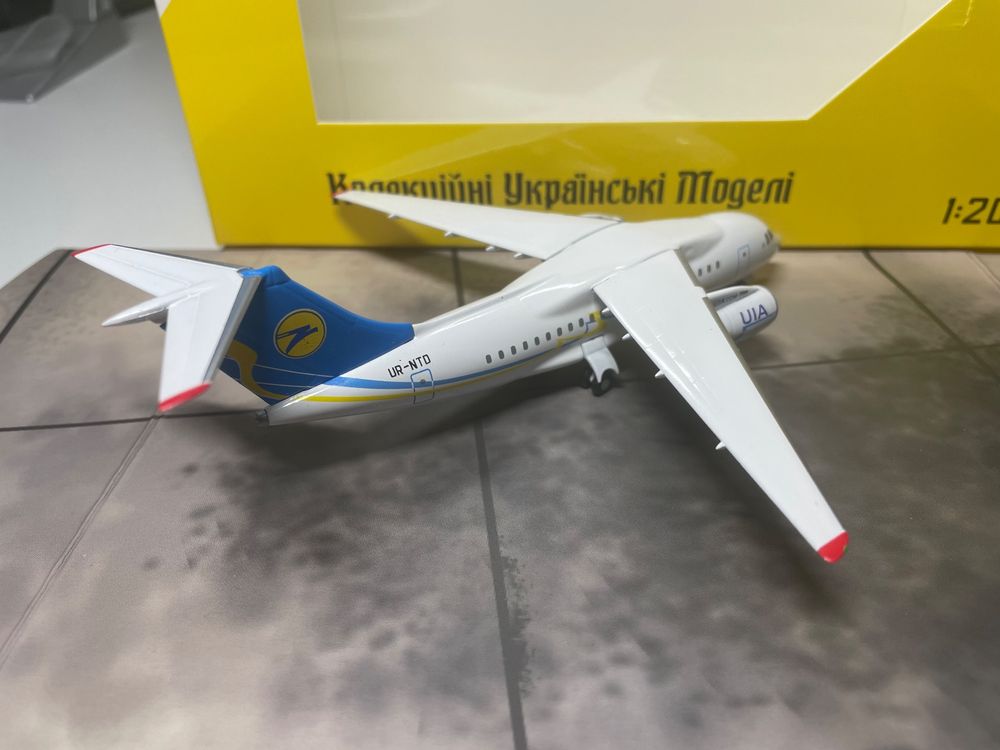 Antonov An-148 Ukraine International Airlines UR-NTO 1/200 (Neu und ...