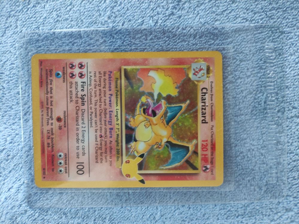 Charizard Holo Base Set reprint aus Celebrations | Kaufen auf Ricardo