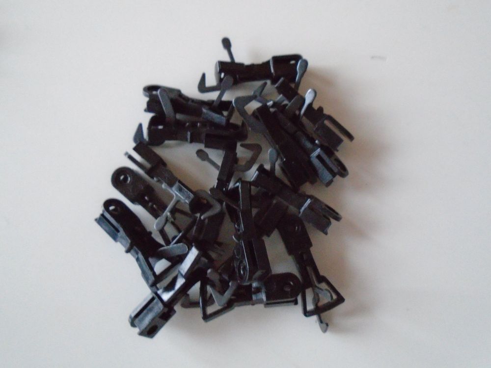 16 Fleischmann Hakenkupplungen mit Schlitz H0, neu (Neu (gemäss ...