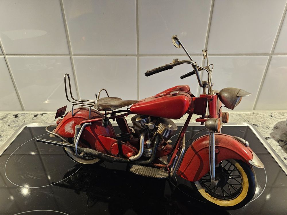 Rotes Vintage Motorrad Modell – Dekoration für Biker Fans! (Gebraucht ...