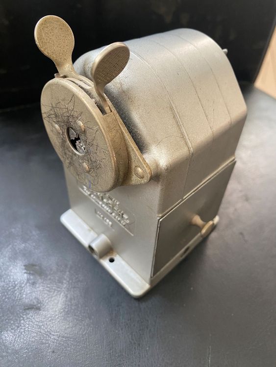 alte kultige Spitzmaschine von Caran D'Ache No 455 Silber (Gebraucht) in Gipf-Oberfrick für CHF ...