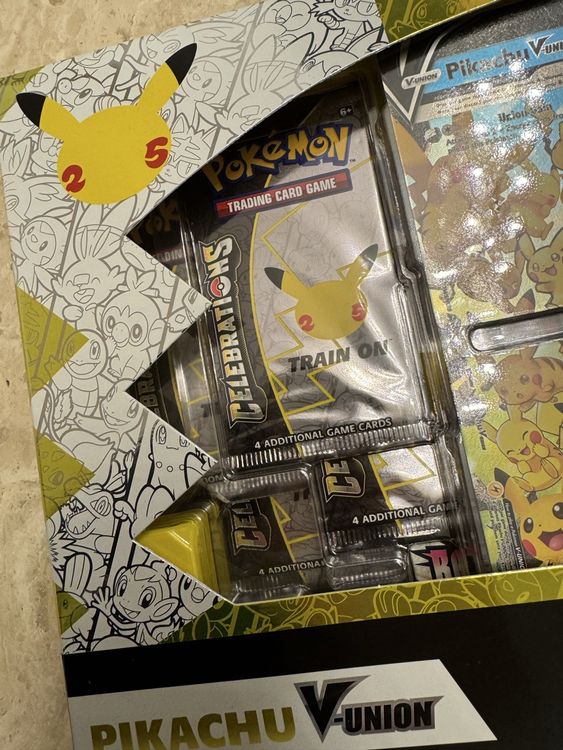 Pokémon TCG: Celebrations Special Collection – Pikachu V‑U (Neu und ...