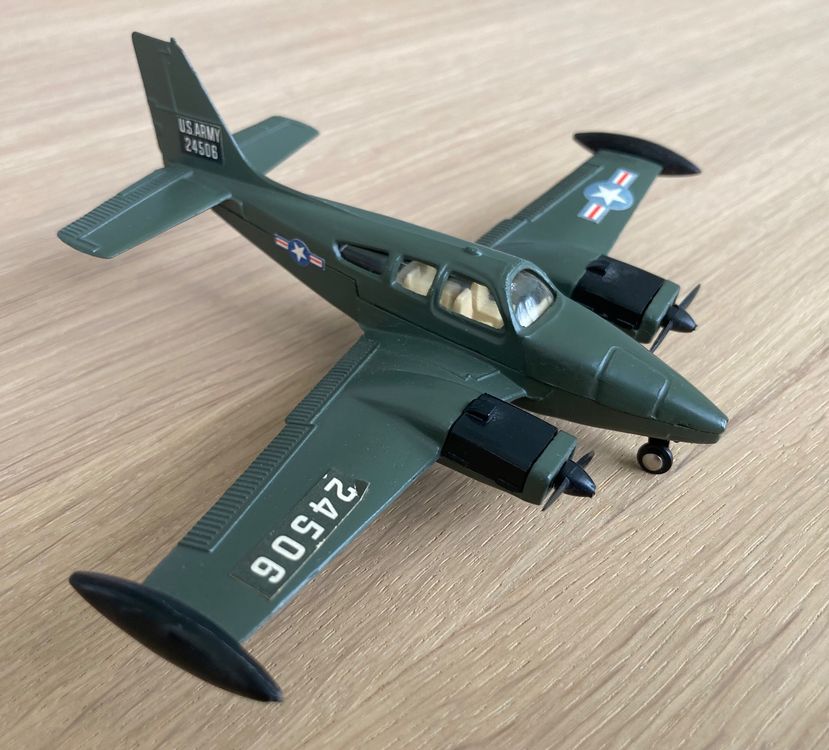 Dinky Toys Flugzeug US-Army Beechcraft C55 Baron | Kaufen auf Ricardo