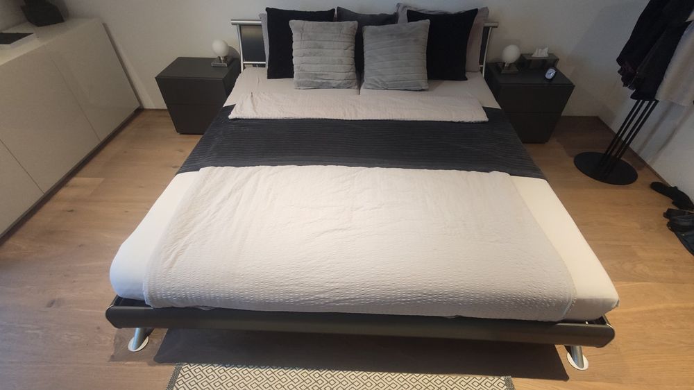 Doppelbett, 180x200, inkl. 2 Rost, 2 Matratzen,2 Nachttische | Kaufen ...