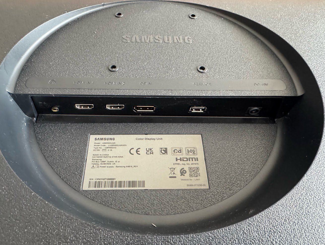 Samsung LU28R55 - UHD 4K - Tres bon état (Gebraucht) in La Tour-de ...