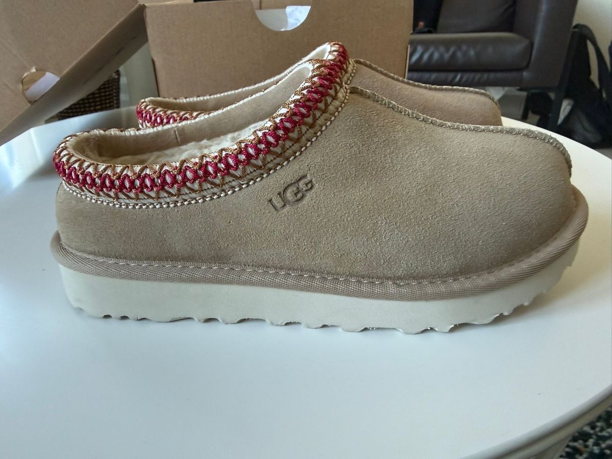 Ugg Tasman Women's Slippers Size 5, cozy fall footwear! (Neu und ...