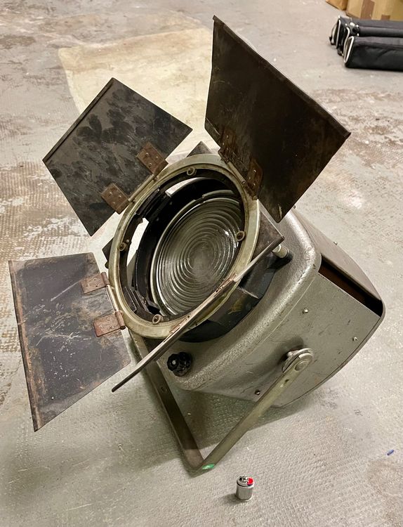 AB 1.- Scheinwerfer Theaterscheinwerfer Bühnenscheinwerfer | Kaufen auf Ricardo