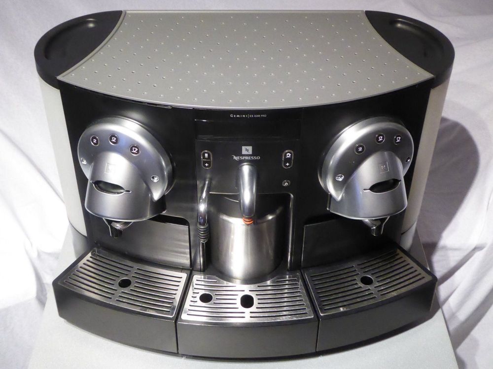 NESPRESSO GEMINI CS220 CS 220 PRO (D'occasion) à Safenwil pour CHF 370 ...