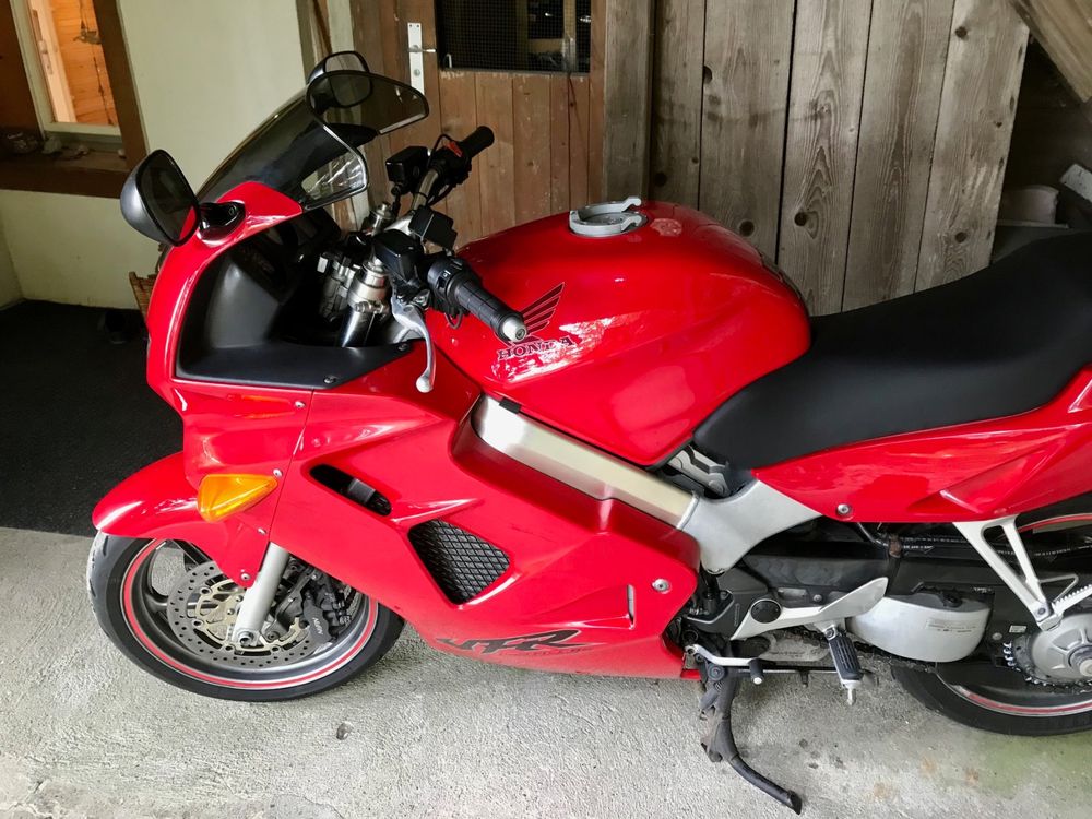 Honda VFR 800 FI RC46 Jg. 2002 Superbikelenker/Wilbers/Remus (Gebraucht) in Strengelbach für CHF ...