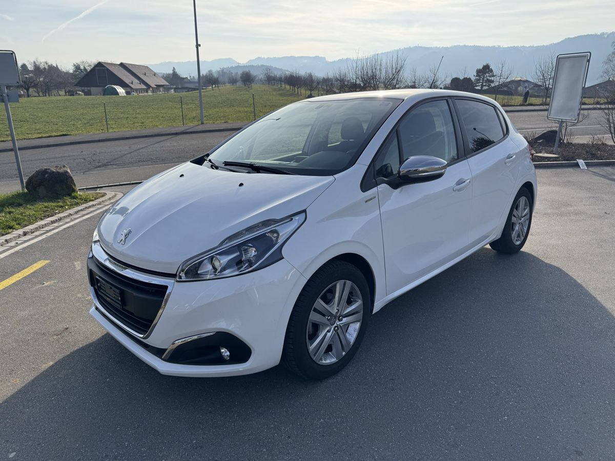 Peugeot 208, 1.2 VTI, Manual, Petrol - Low Mileage! (Gebraucht) in ...