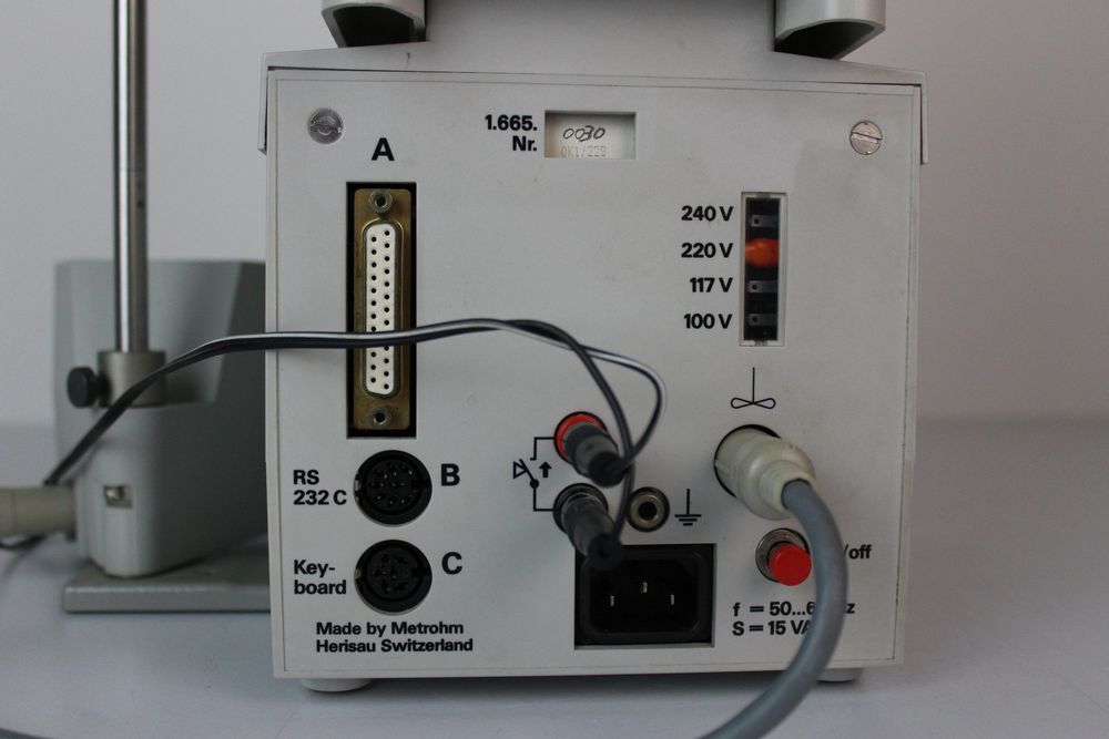 Metrohm Dosimat 665 mit Magnetrührer und Schlitten (Gebraucht) in ...