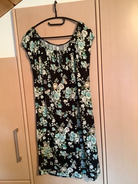 Sommerkleid bunt (Gebraucht) in Vilters für CHF 22 – mit Lieferung auf Ricardo kaufen
