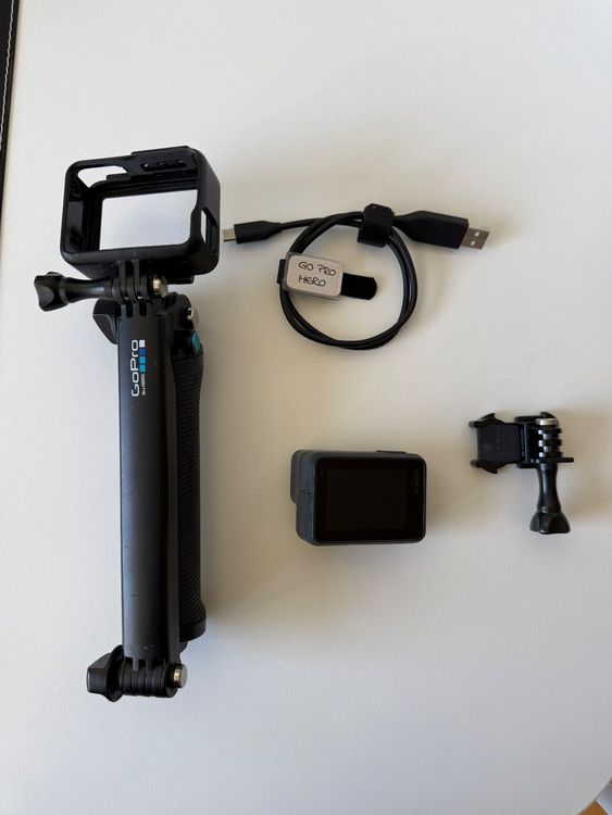 GoPro Hero 5 Black inkl. 128 Speicher und Selfie-Stick (Gebraucht) in ...