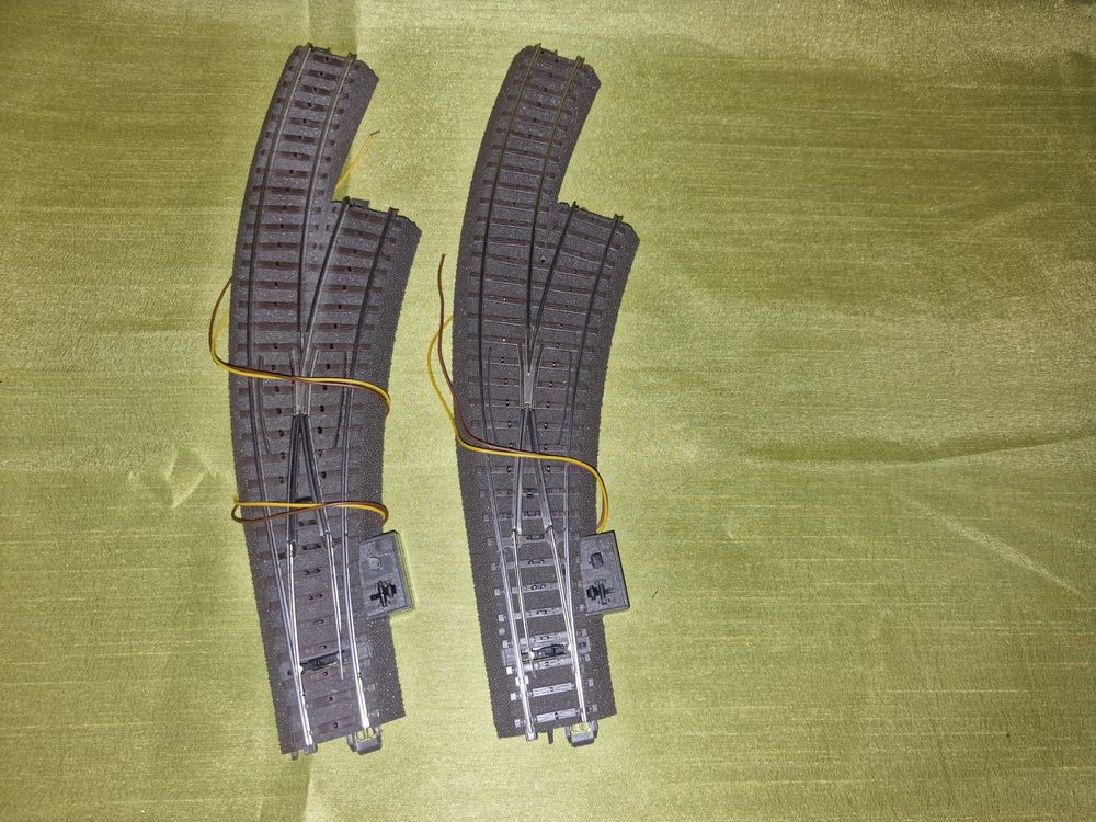 Märklin H0 - 2 Stück Bogenweichen rechts Digital (Gebraucht) in ...