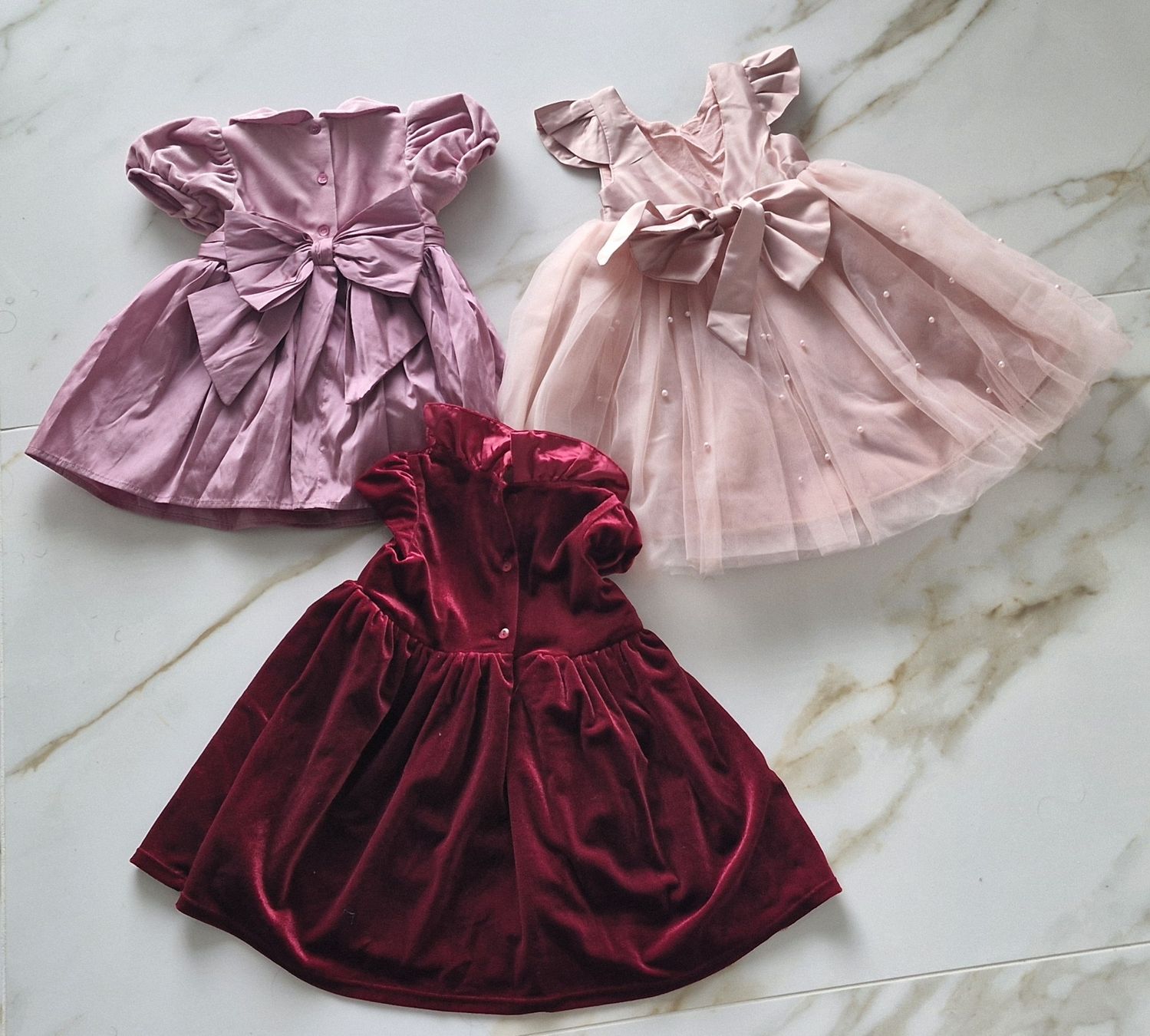 Schöne Mädchenkleider, Gr. 6-18 Monate, Top Zustand (Neu (gemäss ...