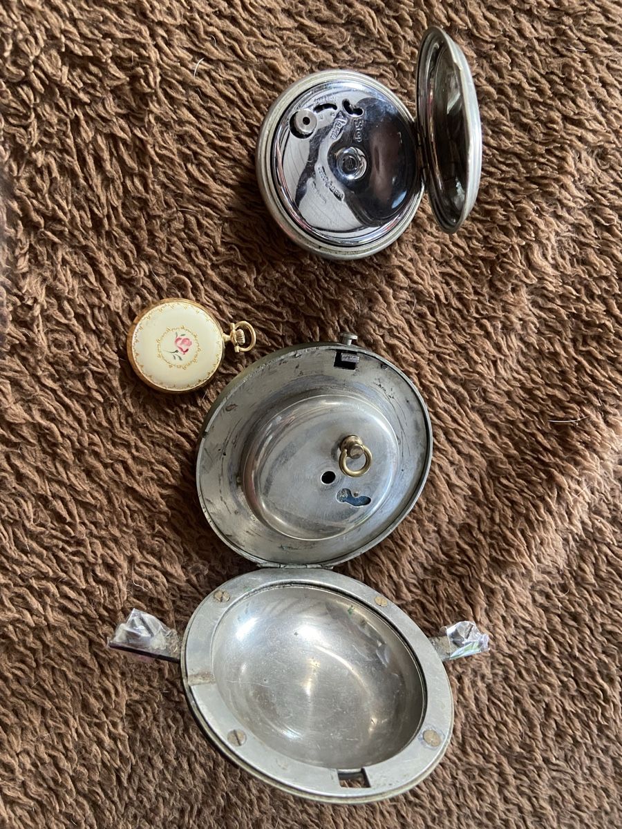 Lot d'horloges anciennes et de montres de poche divers. (D'occasion) à ...