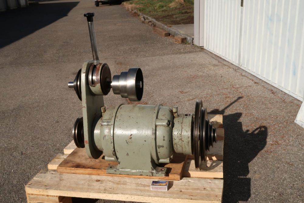 EMB Motor 450 /900 U/min. für Schaublin 102 Drehbank 380V (Defekt) in ...