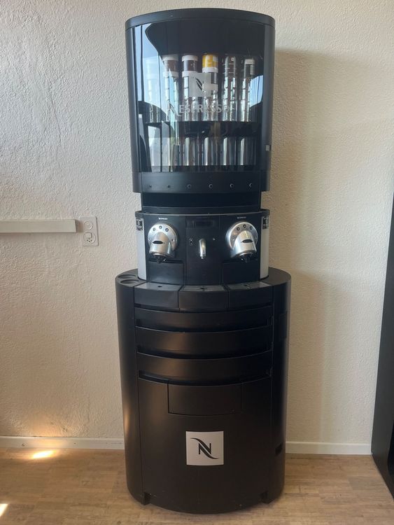 Nespresso Tower mit Zubehör | Kaufen auf Ricardo