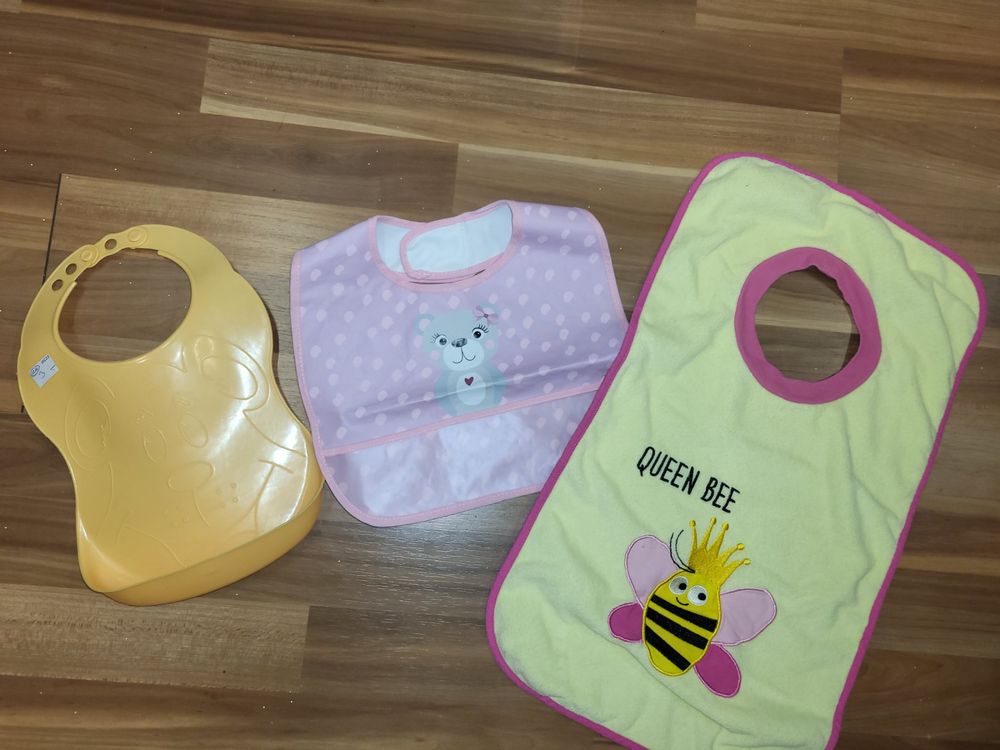 3 süsse Lätzchen, Queen Bee, Bär, gelb rosa lila B30 (Gebraucht) in ...