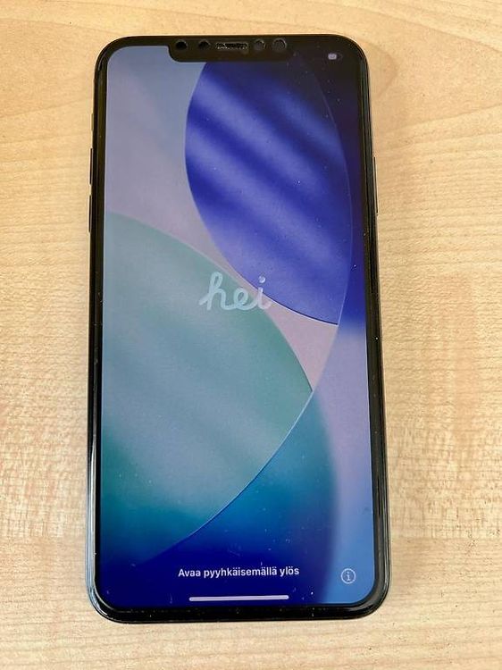 gepflegtes IPhone 11 Pro Max 256GB + 4 Hüllen + Schutz (Gebraucht) in ...
