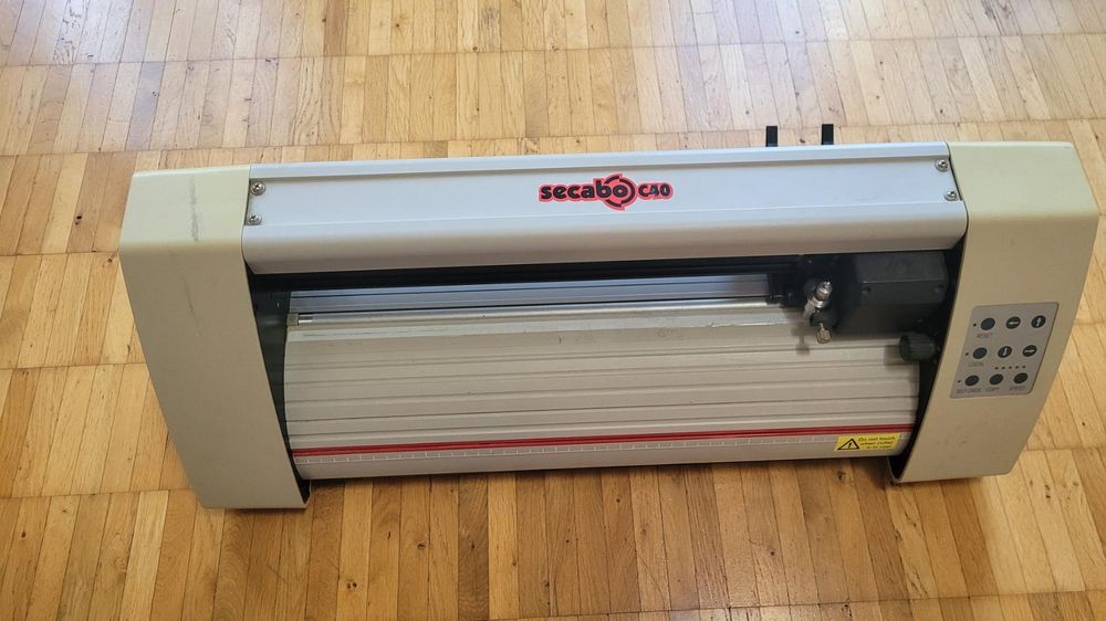 Schneideplotter Secabo 40, inkl. Zubehör (Gebraucht) in Zürich für CHF 50 – nur Abholung auf ...