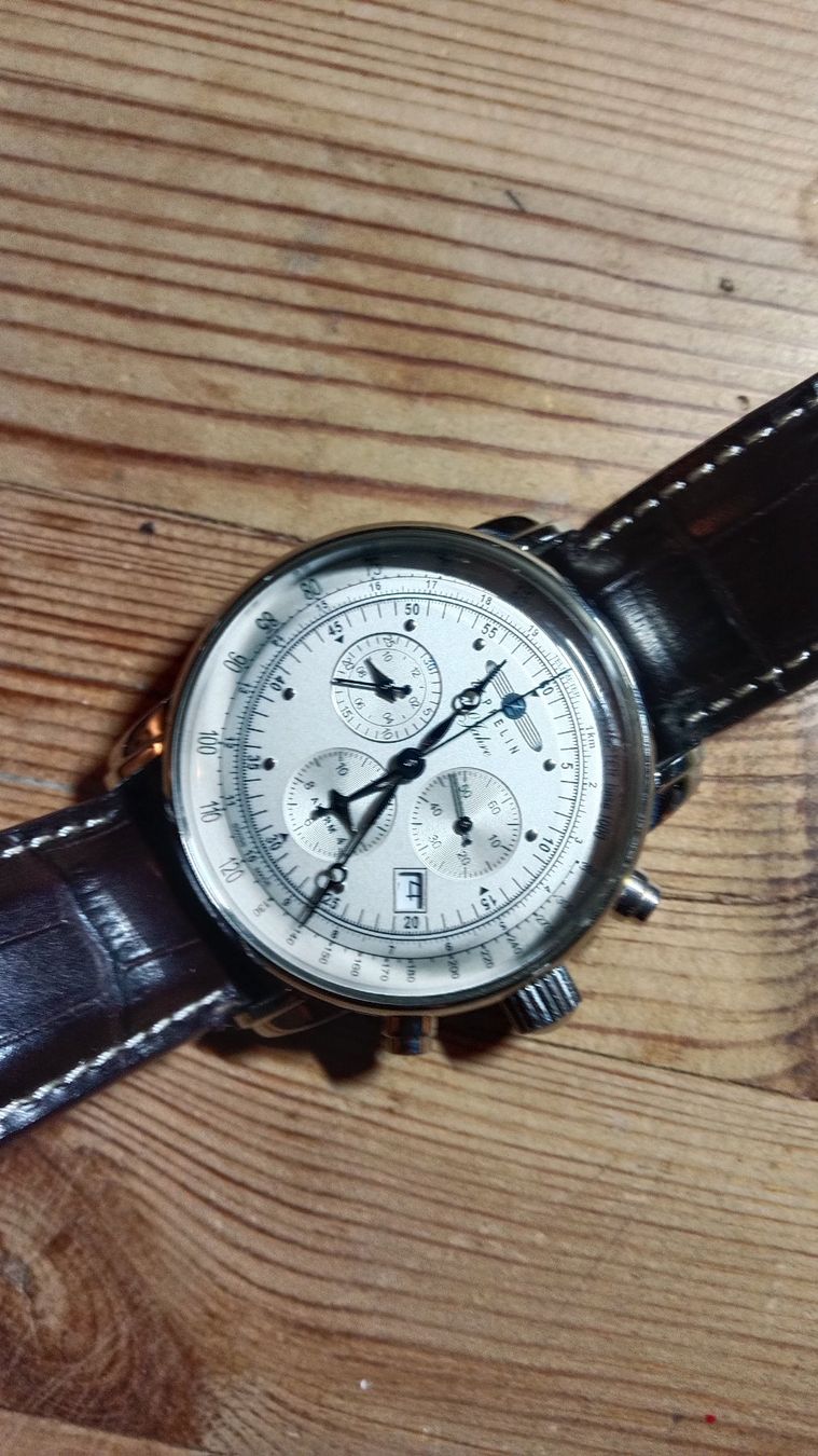 Zeppelin Montre quartz Homme 100 Ans Argenté (D'occasion) à Bern pour ...