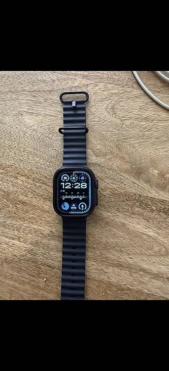 Apple Watch Ultra 2 Black GPS + Cellular (Gebraucht) in Genève für CHF ...