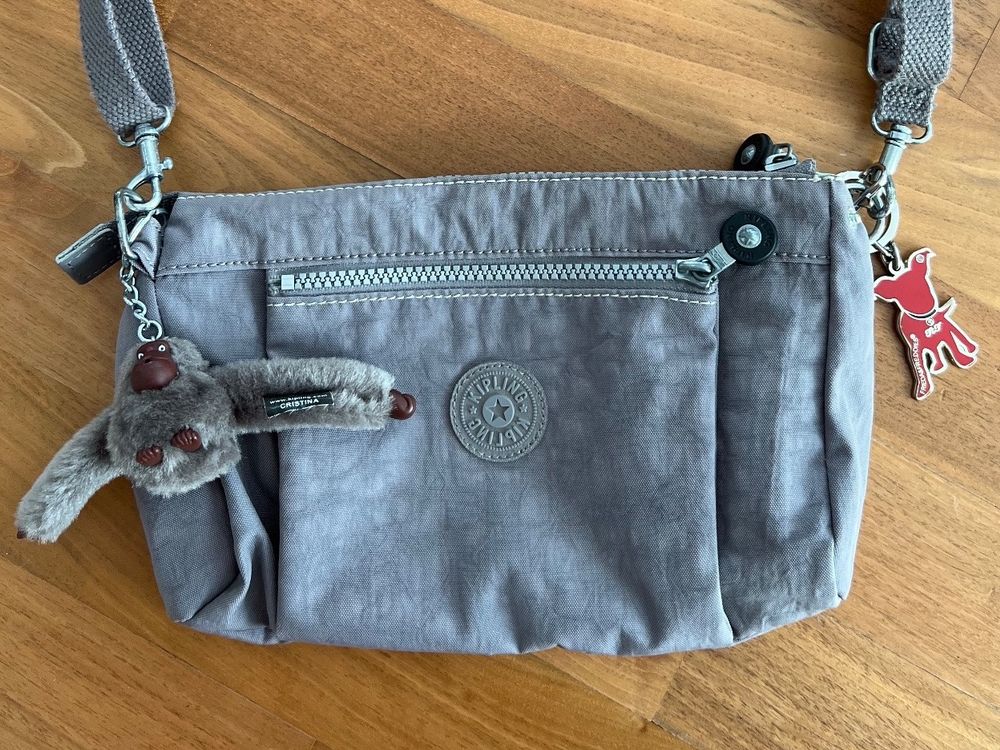 Kipling Umhängetasche Grau (Gebraucht) in Lostorf für CHF 20 – mit Lieferung auf Ricardo kaufen