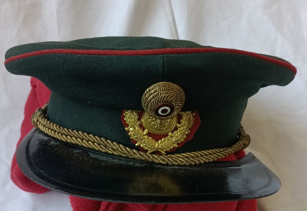 Uniformmütze Östereich (Defekt) in Chur für CHF 30 – mit Lieferung auf ...