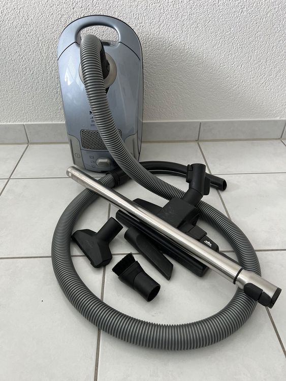 Bodenstaubsauger MIELE 2000W (Gebraucht) in Bulle für CHF 105 – mit ...