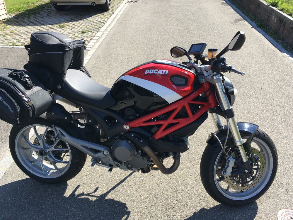 Ducati Monster 1100 mit Reiseausstattung (ab MFK April 23) (Gebraucht) in Ellikon an der Thur ...