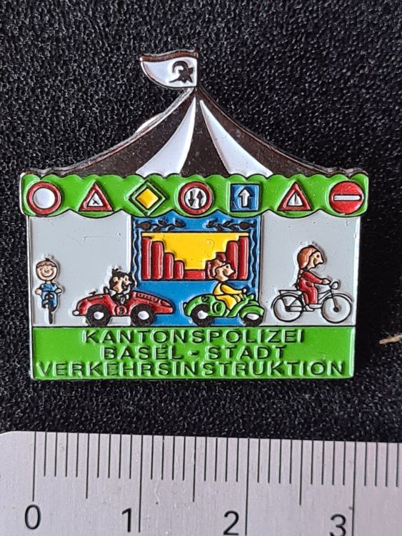 Pin Verkehrsinstruktion Kantonspolizei Basel-Stadt (Gebraucht) in Heimiswil für CHF 1 – mit ...