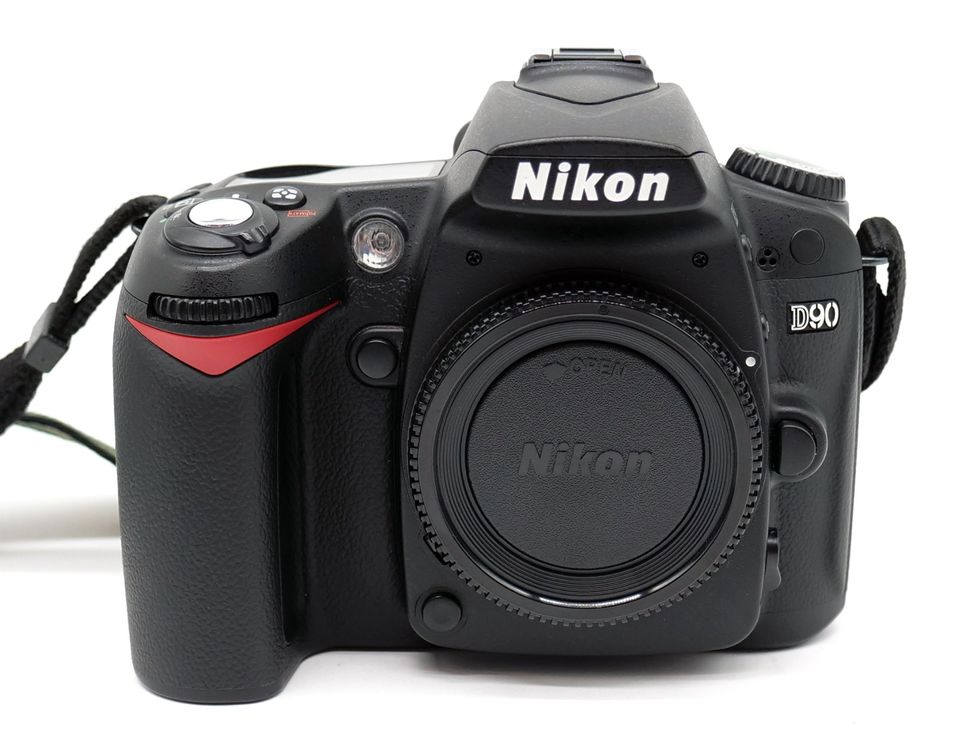 Nikon D90, 12.3MP DSLR-Digitalkamera, CMOS, Auslöser 5748 (Gebraucht) in Wäldi für CHF 155 – mit ...