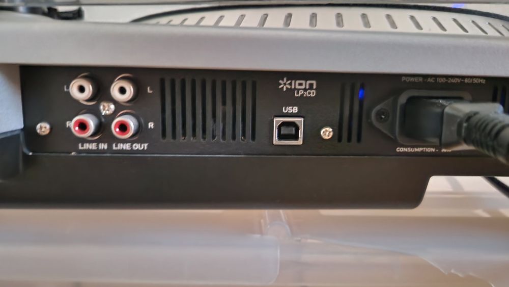 Ion Audio LP 2 CD USB-Plattenspieler mit CD-Brenner | Kaufen auf Ricardo