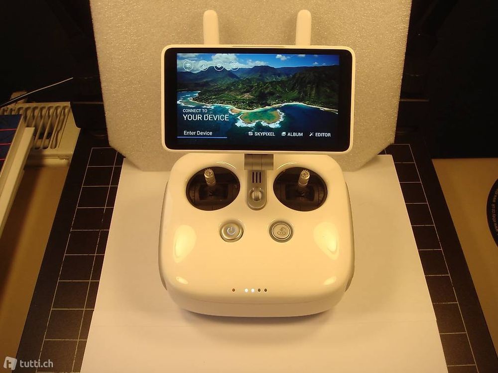 DJI PHANTOM 4 Controller GL300E (Gebraucht) in Schönenbaumgarten für ...