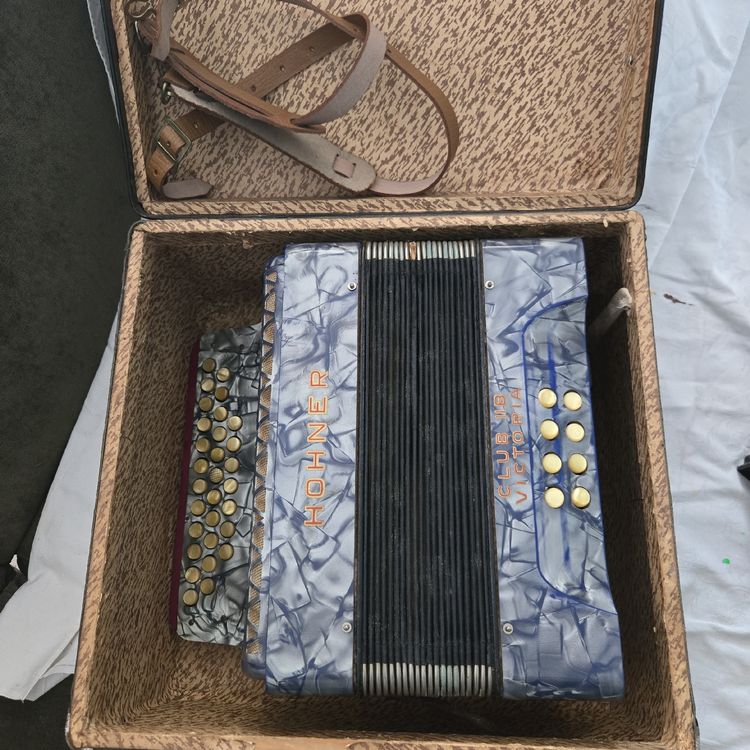 Hohner Club II B Victoria Akkordeon, Handorgel (Gebraucht) in Mönthal ...