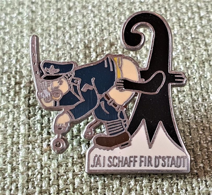 E489 - Pin Fasnacht Basel Polizei & ... (Gebraucht) in Reinach BL für CHF 1.5 – mit Lieferung ...