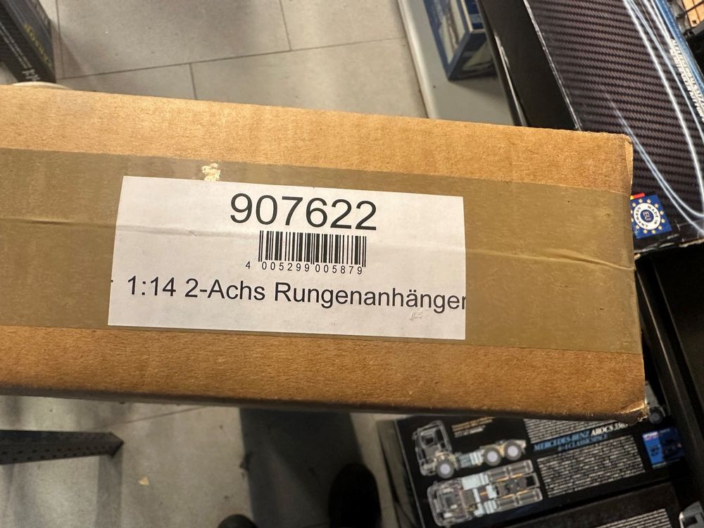 Modelbau LKW Rungen Anhänger 1:14 (Neu und originalverpackt) in Büren an der Aare für CHF 250 ...