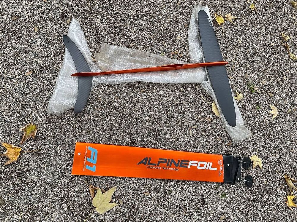 set windfoil (planche + foil) (D'occasion) à Mont-sur-Lausanne pour CHF ...