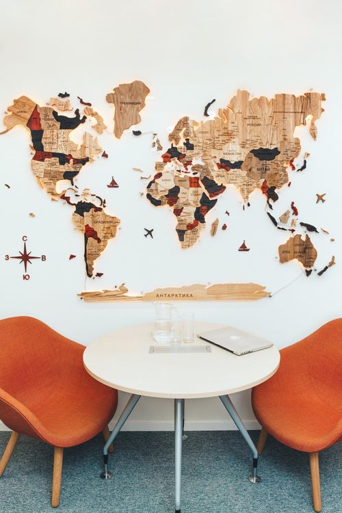 3D-Weltkarte aus Massivholz mit LED-Beleuchtung (Neu und originalverpackt) in Burgdorf für CHF ...