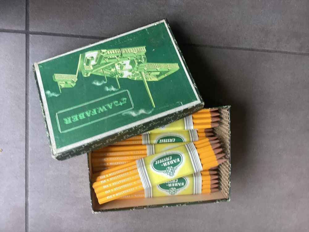 boite de 84 crayons papier A.W.FABER des années 30 (Neu und ...