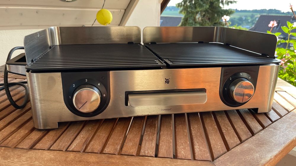 Tischgrill mit abbehmaren Gussplatten (Gebraucht) in Schönenbuch für CHF 53 – mit Lieferung auf ...