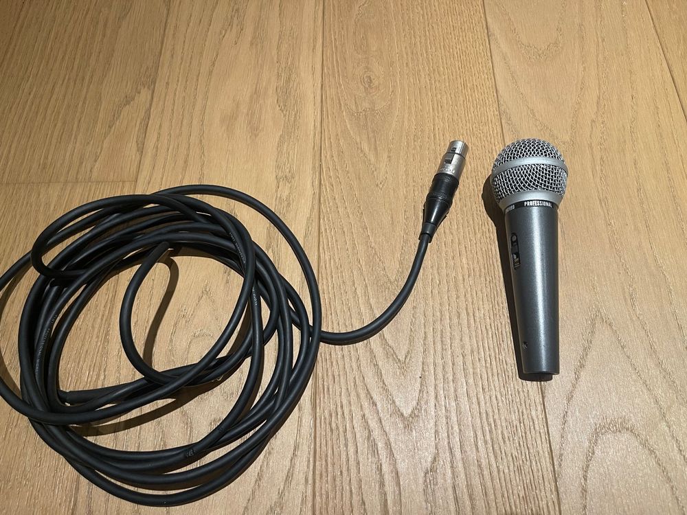 Professionelles Mikrofon AKG (Gebraucht) in Flums für CHF 16 – mit ...