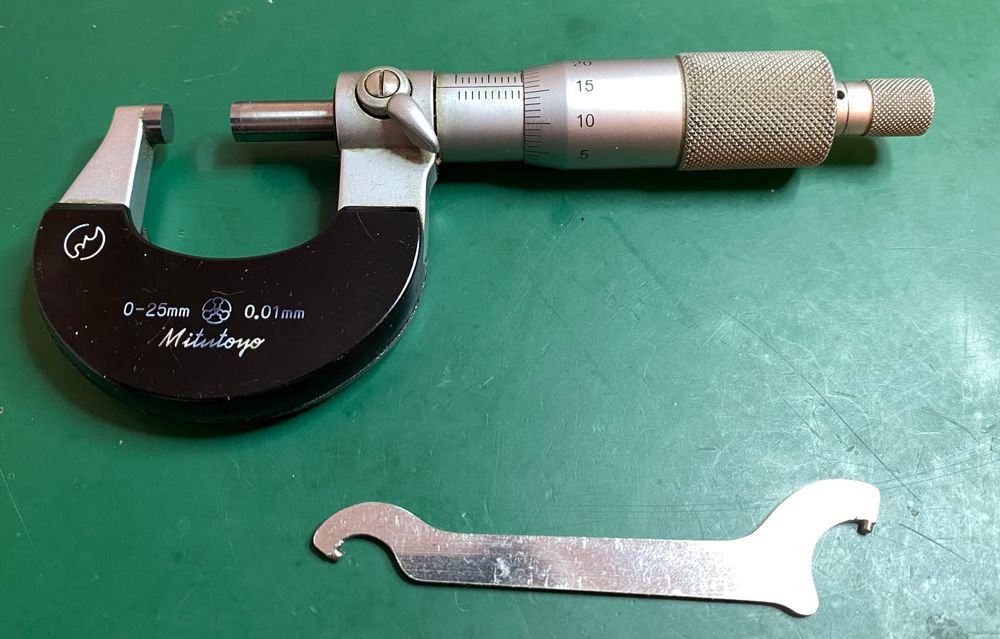 Bügelmessschraube Micrometer Mitutoyo 0-25mm 0.01mm (Gebraucht) in Arlesheim für CHF 5 – mit ...