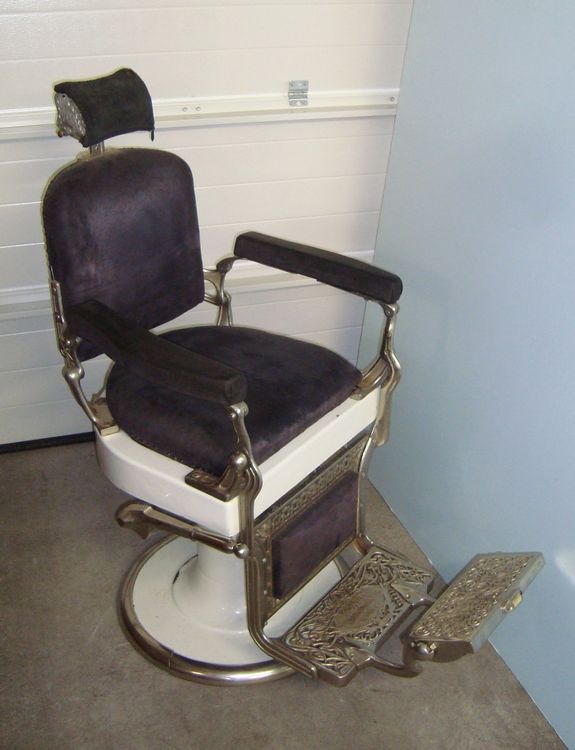 antiker Coiffeur Stuhl um1910, funktionsfähig (Gebraucht) in Oberdorf NW für CHF 175 – nur ...